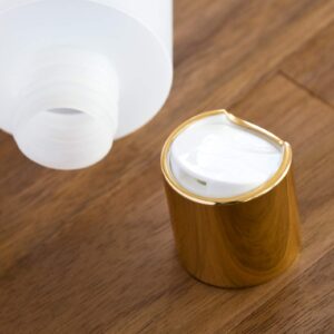 JUVITUS 6 oz Clear Natural Refillable Plastic Squeeze Bottle with Gold Metal Disc Cap (12 Pack)