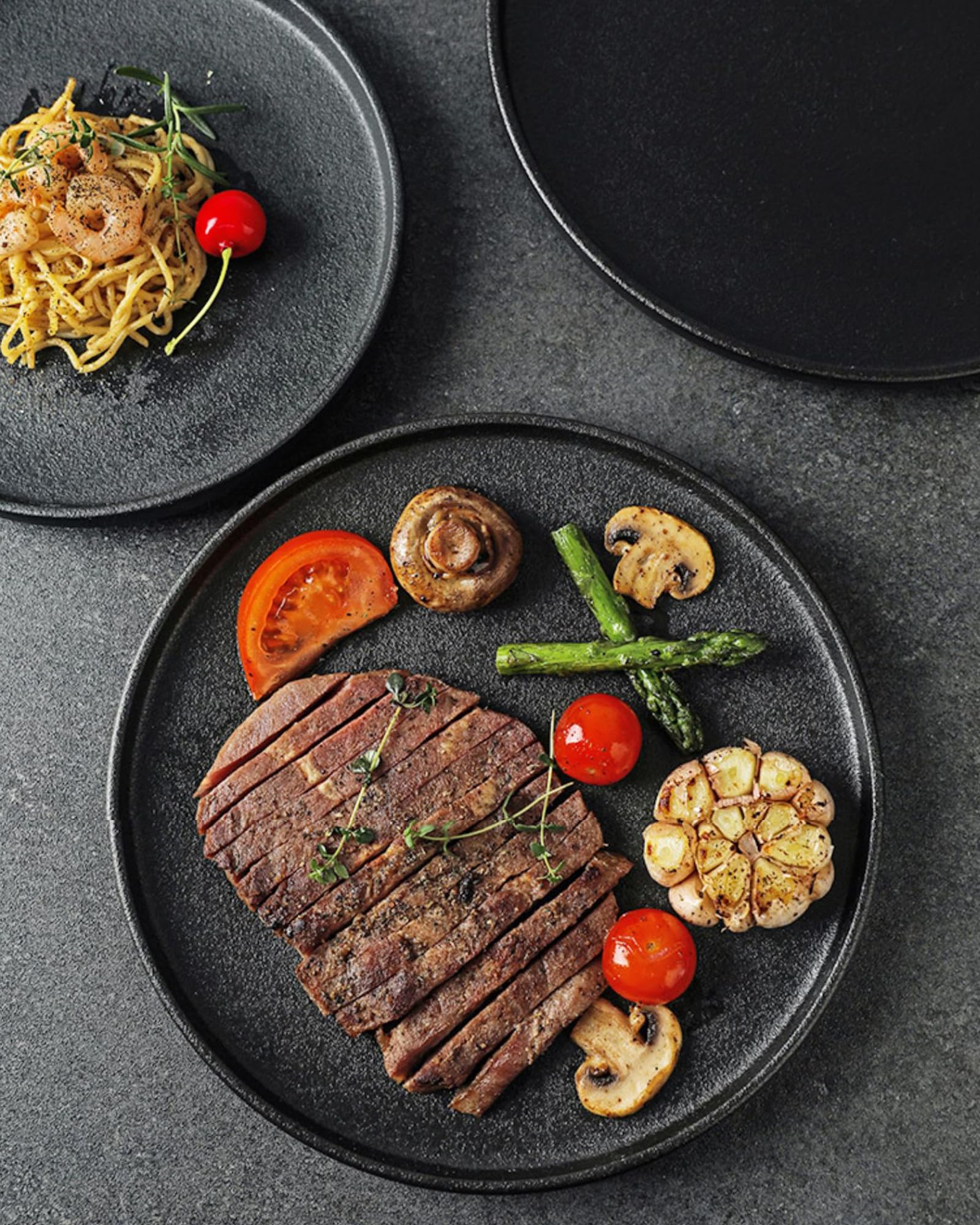 Lareina Dinner Plates, Scratch-resistant, 10.25 Inch Flat Ceramic Plate Set of 4, Porcelain Plates with Lipped Edge for Salad Steak in Kitchen Restaurant, Natural Primitive Texture (Cast Iron Black)