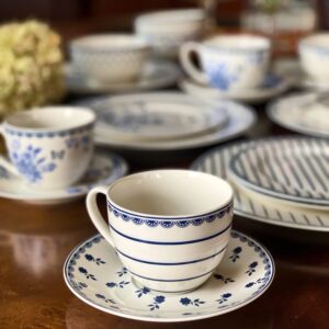 STP GOODS Bone China Kitchen Teacups 8.8 fl oz (260 ml) Floral Tea Cups Vintage Indigo Tea Cup and Saucer Set of 4 Pretty Tea Cup with Matching Saucer Christmas Mugs