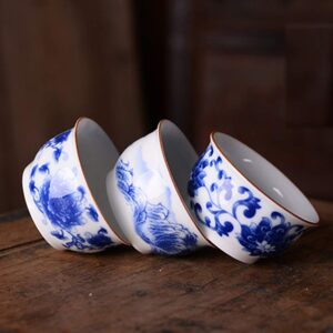 Woonsoon Chinese Handmade Kungfu Tea Cup 60 ml,Bone China Blue and White Tea Cups Set of 3,Ceramic Tea Mugs Without Handles,Best Gift