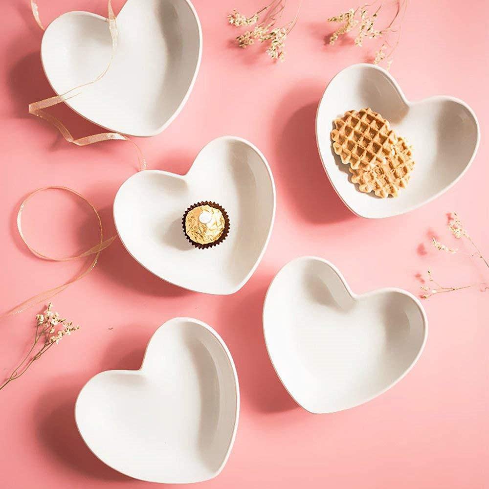 qqqqqq Ceramic Heart-shaped White Multipurpose Sauce Dish Seasoning Dishes Sushi Dipping Bowl Appetizer Plates Serving Dish Saucers Bowl(Set of 4)