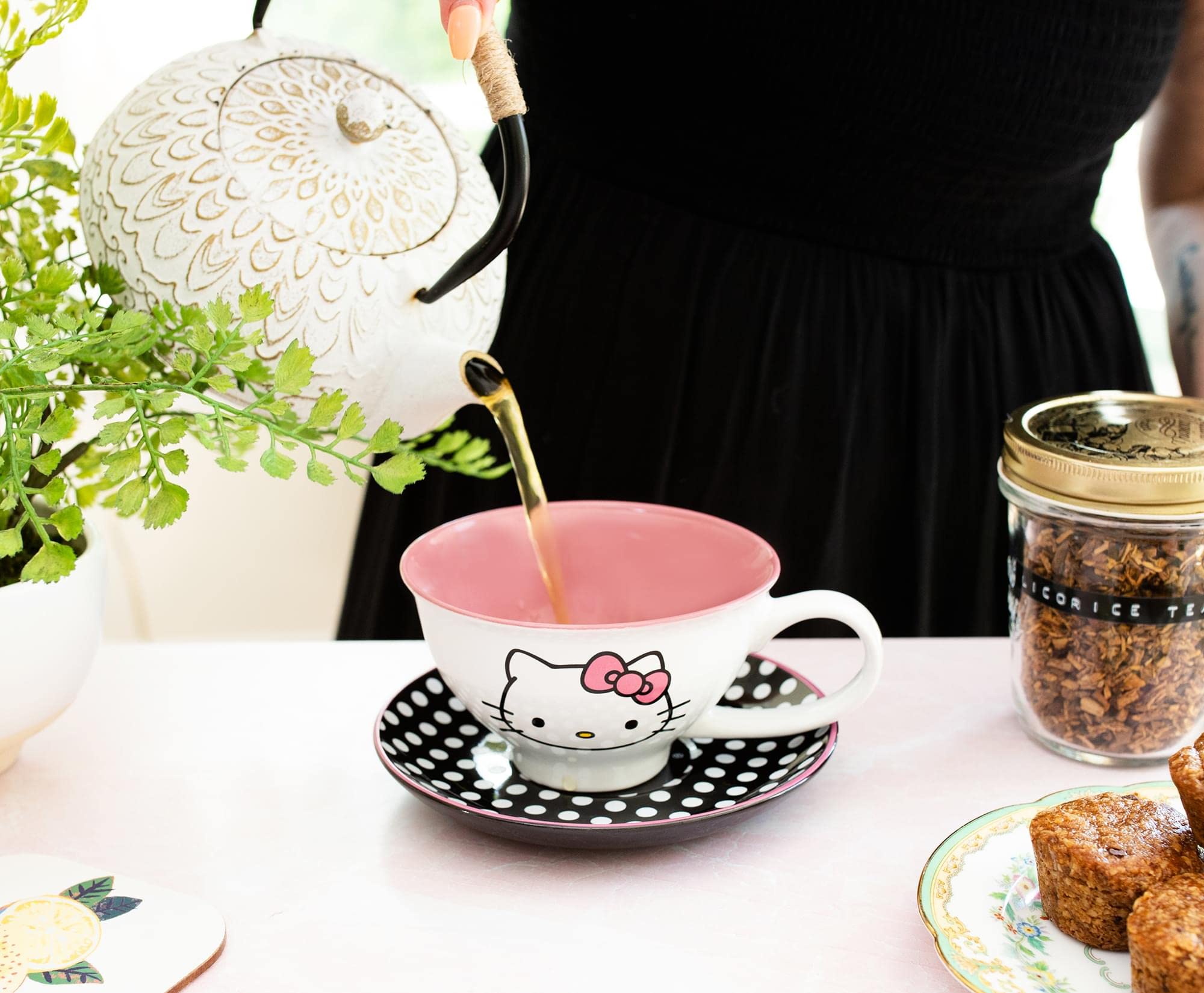 Silver Buffalo Sanrio Hello Kitty Ceramic Teacup and Saucer Set