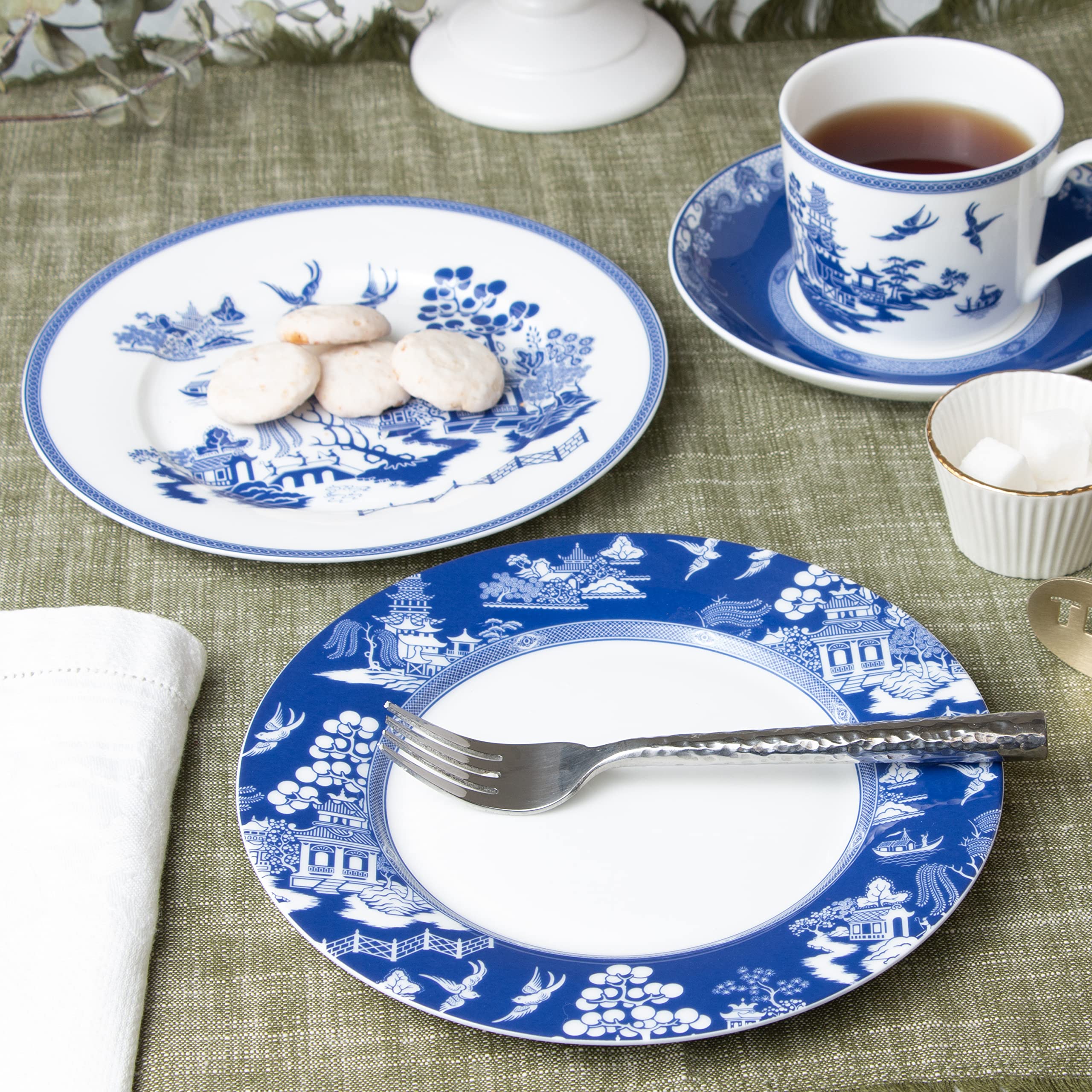 Grace Teaware (Blue Willow Scene) Set of 4 Dessert/Salad Plates 7.5-Inch, Made of Bone China