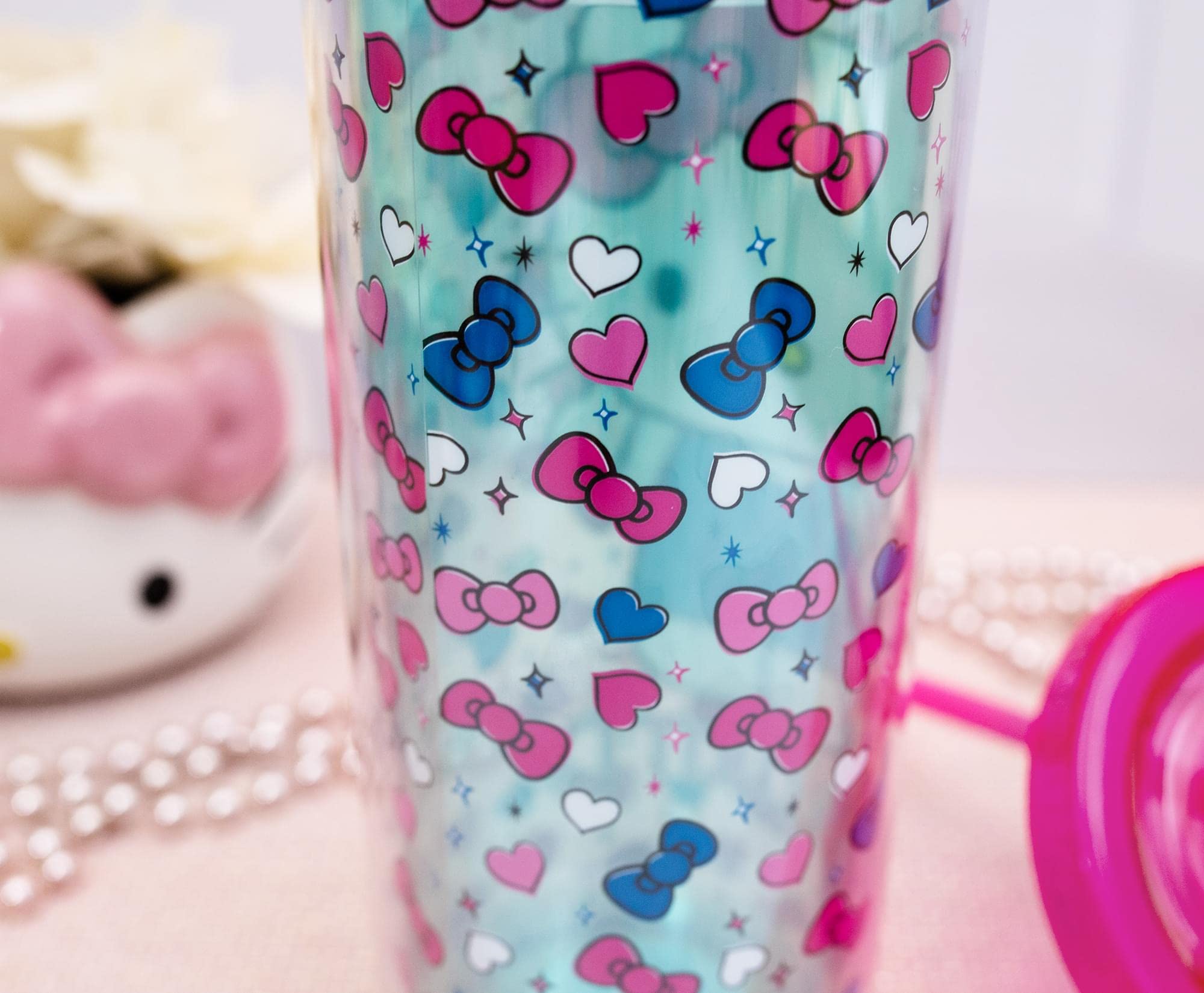 Hello Kitty Bows and Hearts Carnival Cup with Lid and Straw | Holds 20 Ounces