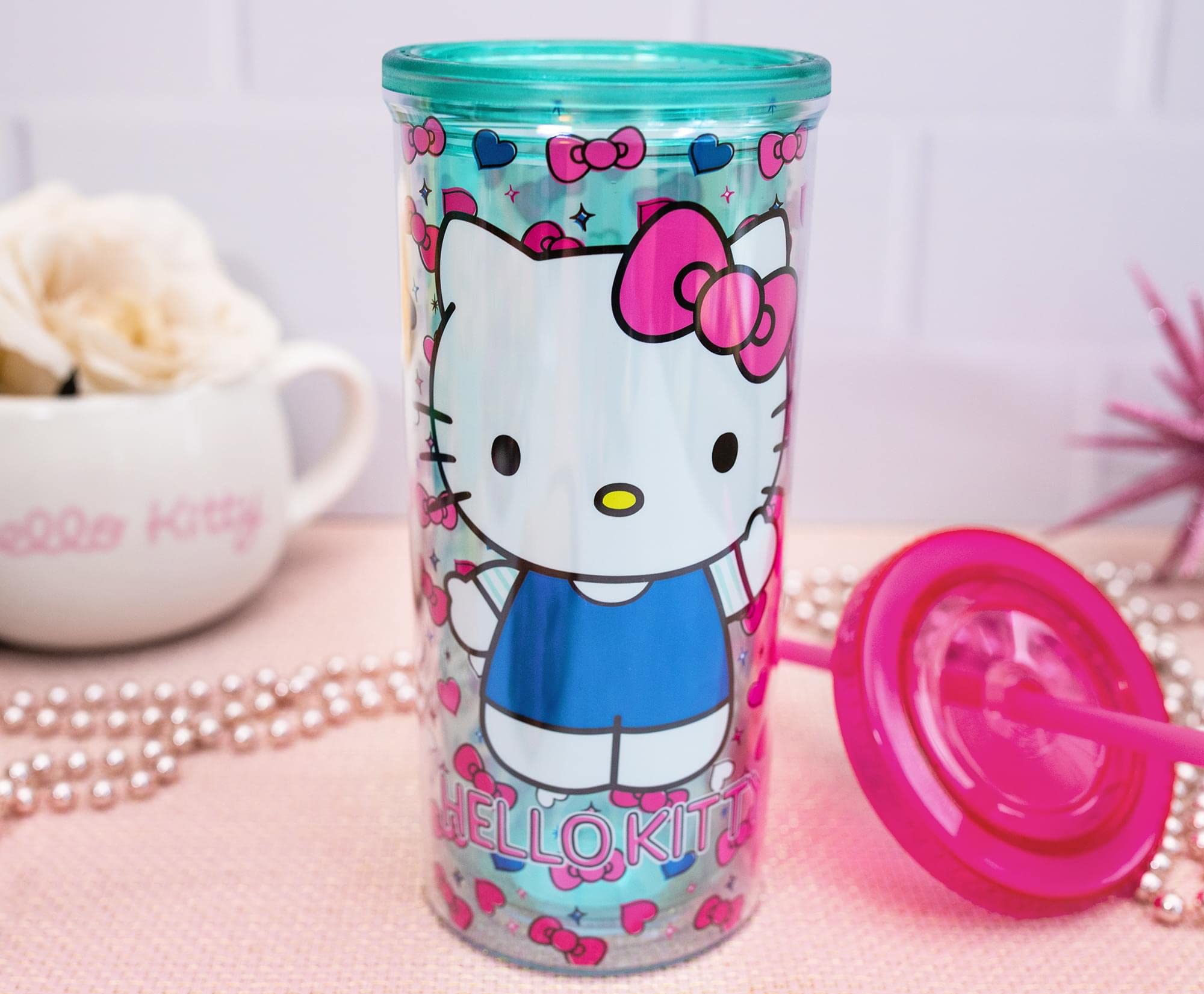 Hello Kitty Bows and Hearts Carnival Cup with Lid and Straw | Holds 20 Ounces