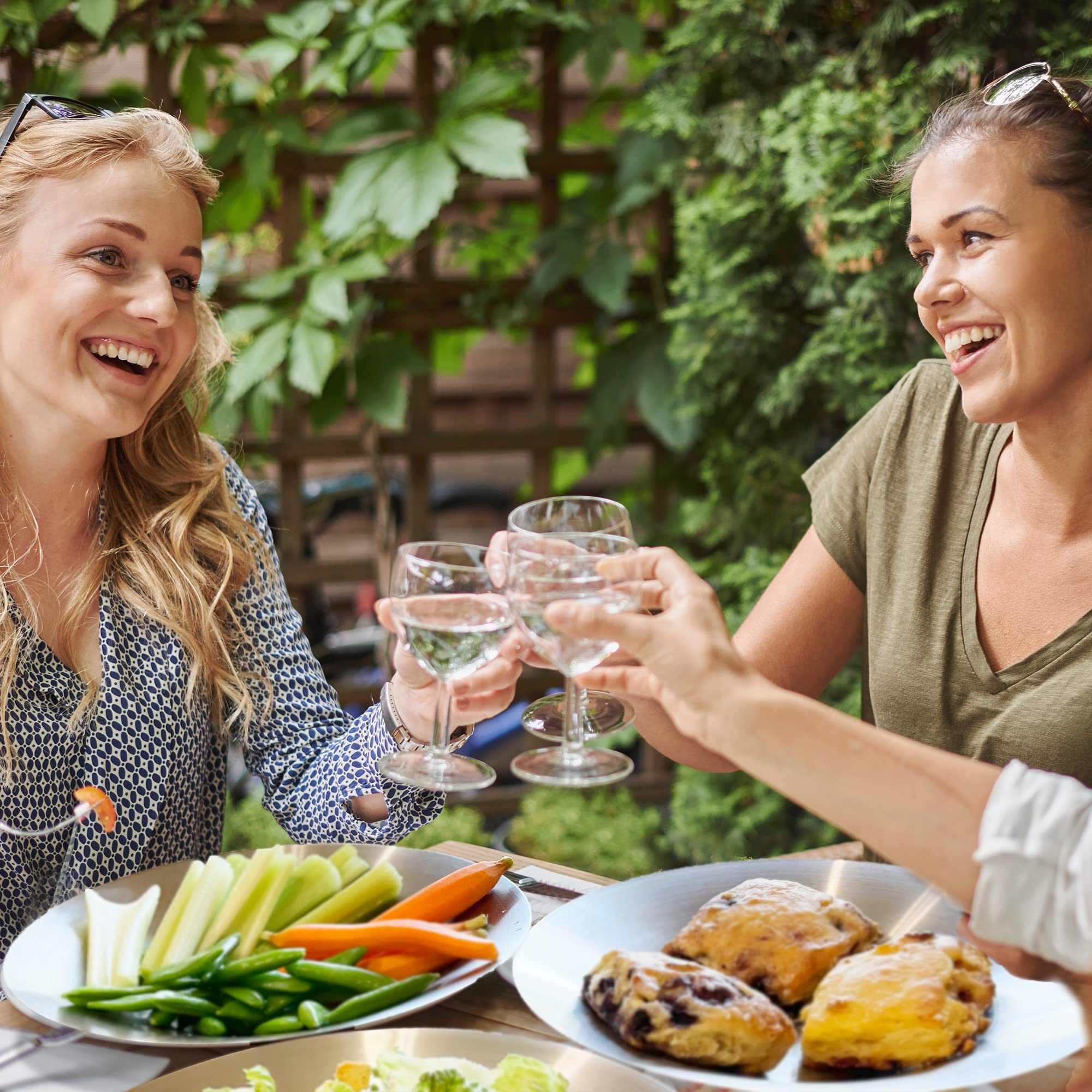 Saltlas Stainless Steel Plate Bowl, 9.25" Wide Salad Bowls, Set of 3, Perfect for Salad, Pasta, Snack, Chip, Fruit and Dessert