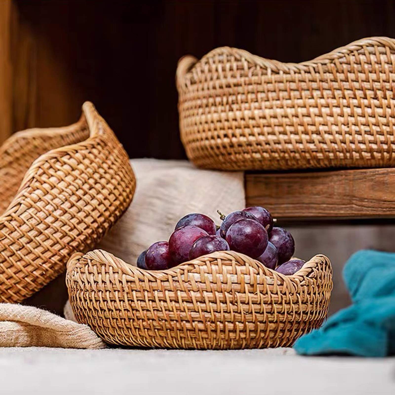 Meideli Rattan Woven Storage Baske,Round Fruit Snack Basket,Large Decorative Bowl Basket for Home,Fruit and Vegetables Tray Holder,Bread Baskets,Food Baskets Woven S