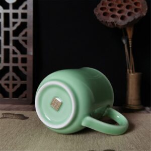 Handmade Celadon Coffee Mug Teacup with Lid 13oz Porcelain Milk Cup Smooth Glazed Ceramic Microwave and Dishwasher Safe (Green)