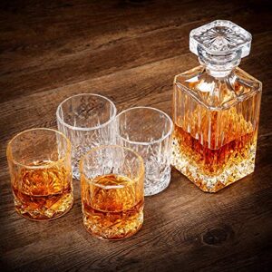 LIGHTEN LIFE Whiskey Decanter Set for Men,Crystal Whiskey Glasses and Decanter Set in Gift Box,Decanter Set with 4 Glasses,Non-Lead Bourbon Decanter Set,Whiskey Glass Decanter Set for Dad Husband