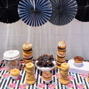 Donut Stands and Cake Pop Stand Kit, Clear Acrylic Stand,1 pcs 21Holes Lollipop Holder and 4 Pcs Donut Holders for Weddings Baby Showers Birthday Parties Anniversaries Halloween Candy Decorative