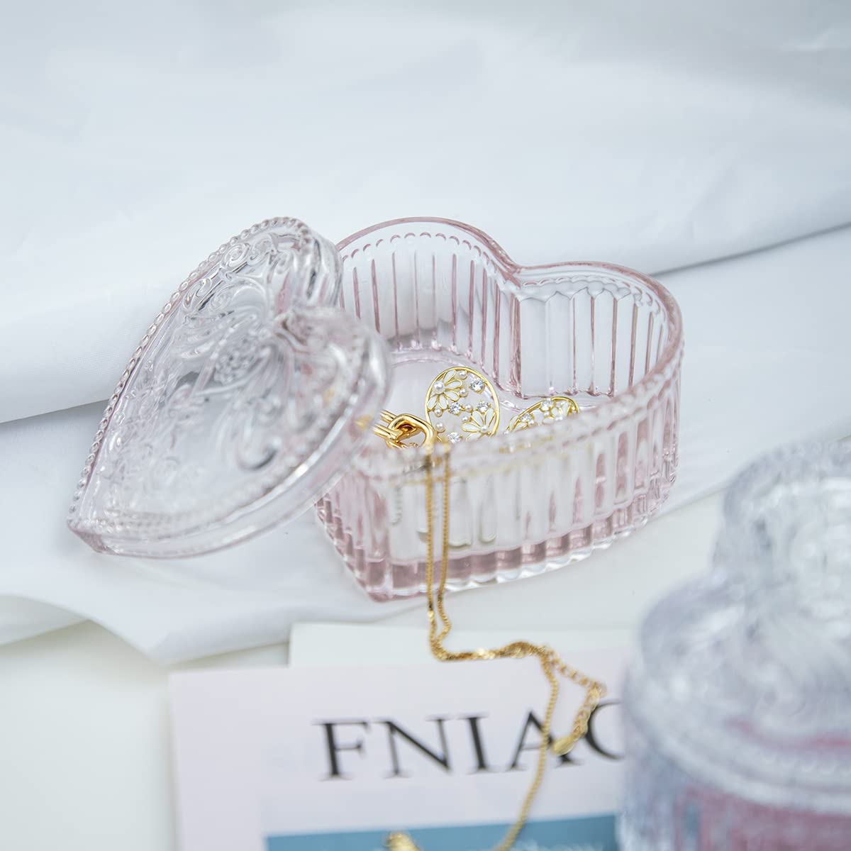 Zumllex Elegant Embossed Heart-Shaped Pink Crystal Glass Candy Box with Lid Food Jewelry Box Storage Jar