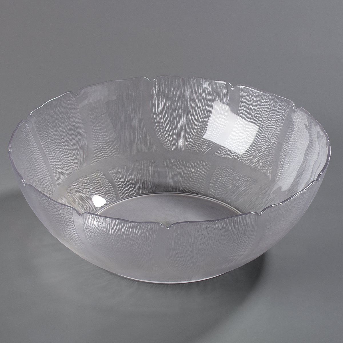 Carlisle FoodService Products Petal Mist Reusable Plastic Bowl, 18 Inch Diameter for Catering, Buffets, Restaurants, Polycarbonate (Pc), 17.2 Quarts, Clear, (Pack of 4)