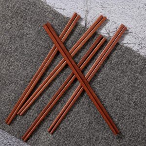 Wooden Chopsticks, Donxote 9.84 Inch Reusable Natural Healthy Chopsticks, Asian Classic Style for Dining Room, Kitchen, Japanese Noodles, Korea Gourmet, Set of 10 Pairs