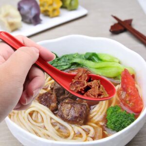 Cionyce 2PCS Wonton Soup Spoons, Chinese Japanese Miso Ramen Dumpling Pho Rice Noodle Soba Soup Spoons, Red and Black Melamine Spoons