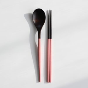 Chopsticks Reusable Korea traditional Spoon and Chopsticks Set, 2 Pair lacquer wooden Chopsticks Spoon (pink)