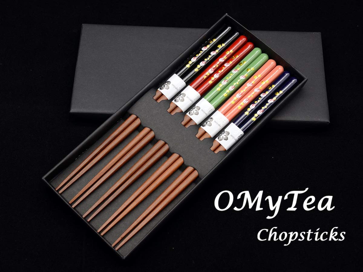 OMyTea 5 Pairs Chopsticks Reusable - Japanese Wooden Chopsticks Gift Sets, 9 Inch/23cm, for Sushi, Noodles, Rice, Camping, Travel (Sakura & Rabbits)