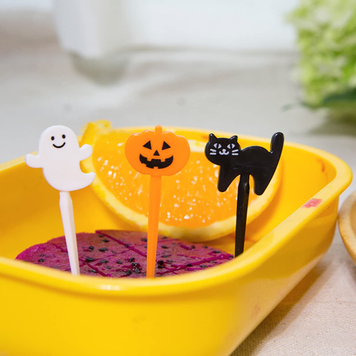 12PCS Halloween Cocktail Picks Fruit Fork Creative Fashion Cartoon Fruit Sign Childrens Holiday Fruit Fork Set