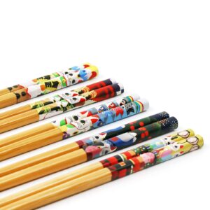 MeowHaus 5 Pairs Chopsticks with 6 Cute Lucky Cats Chopstick Rest Set, Classic Japanese Style Reusable Light and Handy Natural Bamboo, Chinese Chopstick gift set