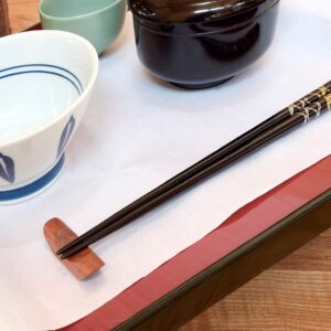 Hashimoto-Kousaku Wajima Japanese Natural Lacquered Wooden Chopsticks Reusable in Gift Box, Seasonal Scenery Naminotori (Black) Made in Japan, Handcrafted