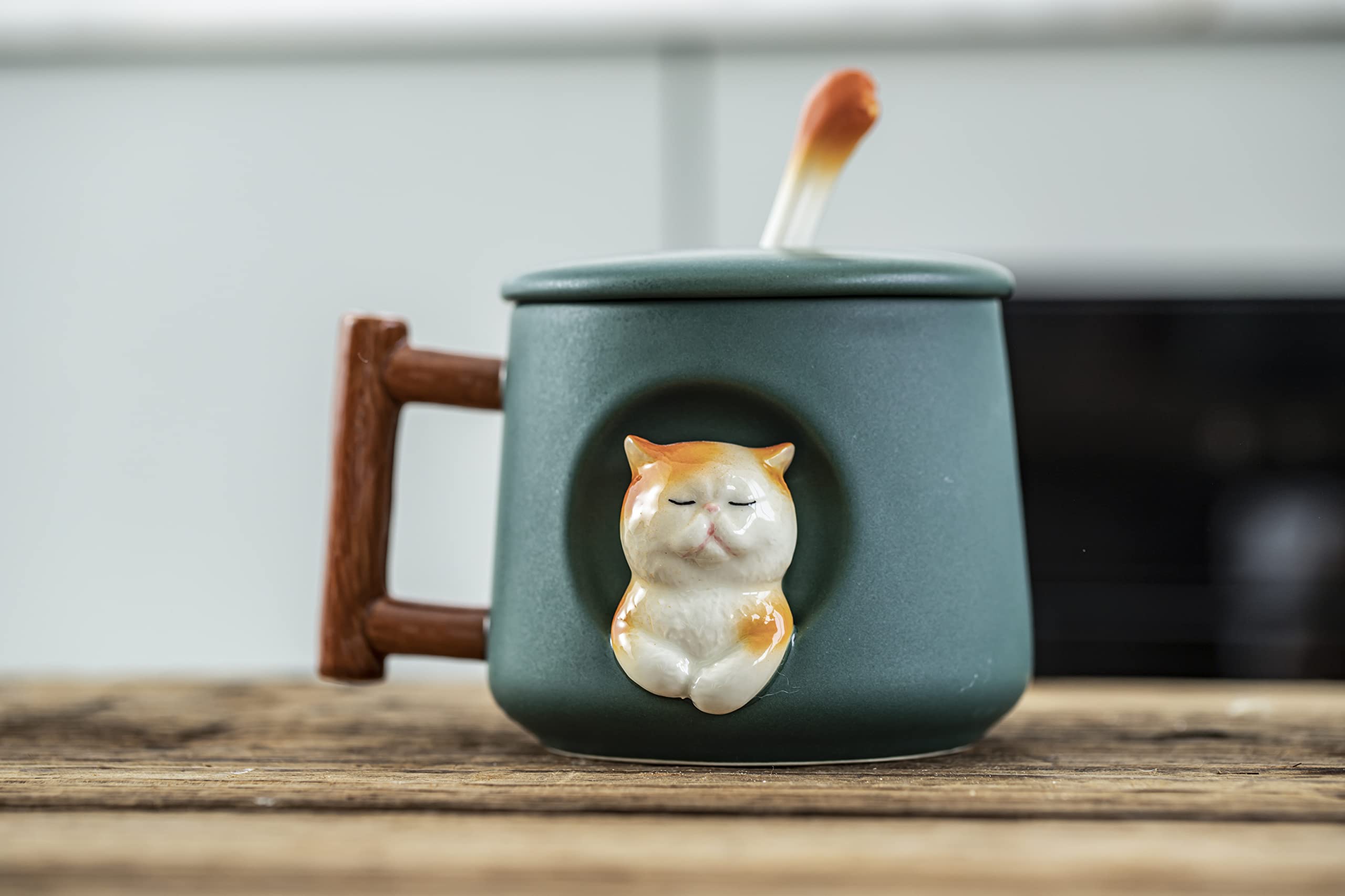 DIHOclub Adorable 3D Ceramic Cat Mug with Lid and Spoon - Perfect for Coffee, Tea, Milk, and More - Ideal Gift for Animal Lovers - 14 Ounces (Green)