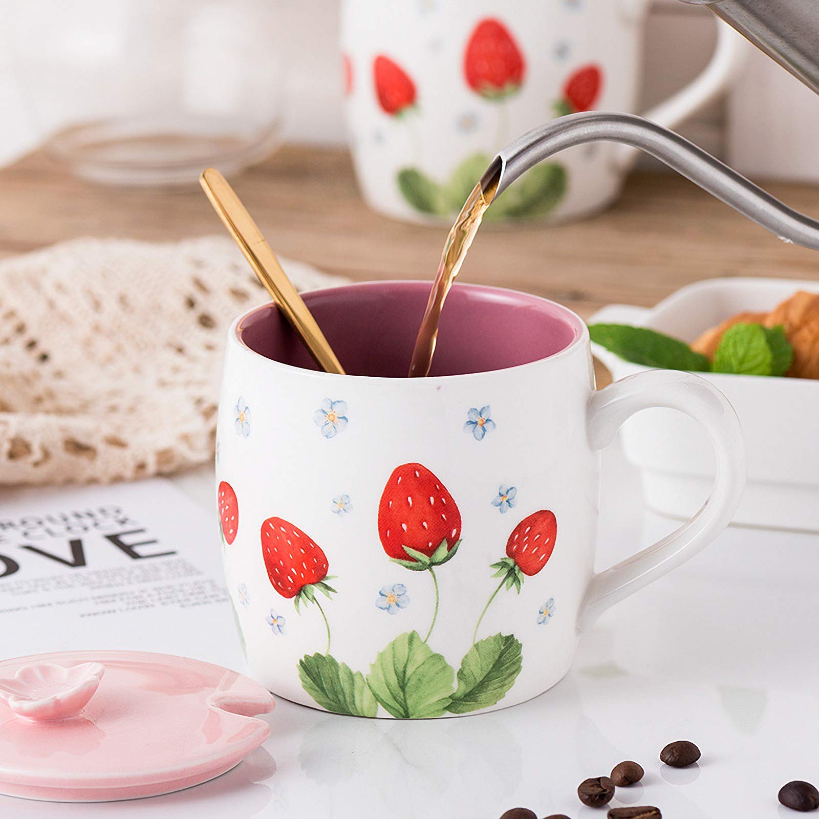 KEYIGOU 13.5oz Cute Strawberry Ceramic Coffee Mug with Lid Gold Spoon Tea Cup Cute Mugs for Women Friend Colleague Boss Gifts