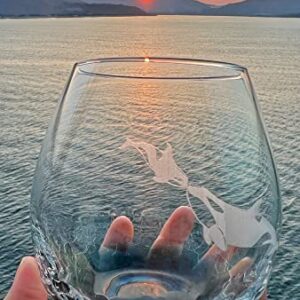 Orca Whale Gifts, Christmas Gifts for Mom, Killer Whale Orca Handmade Etched Crackle Wine Glass Orca Gifts for Beach Party