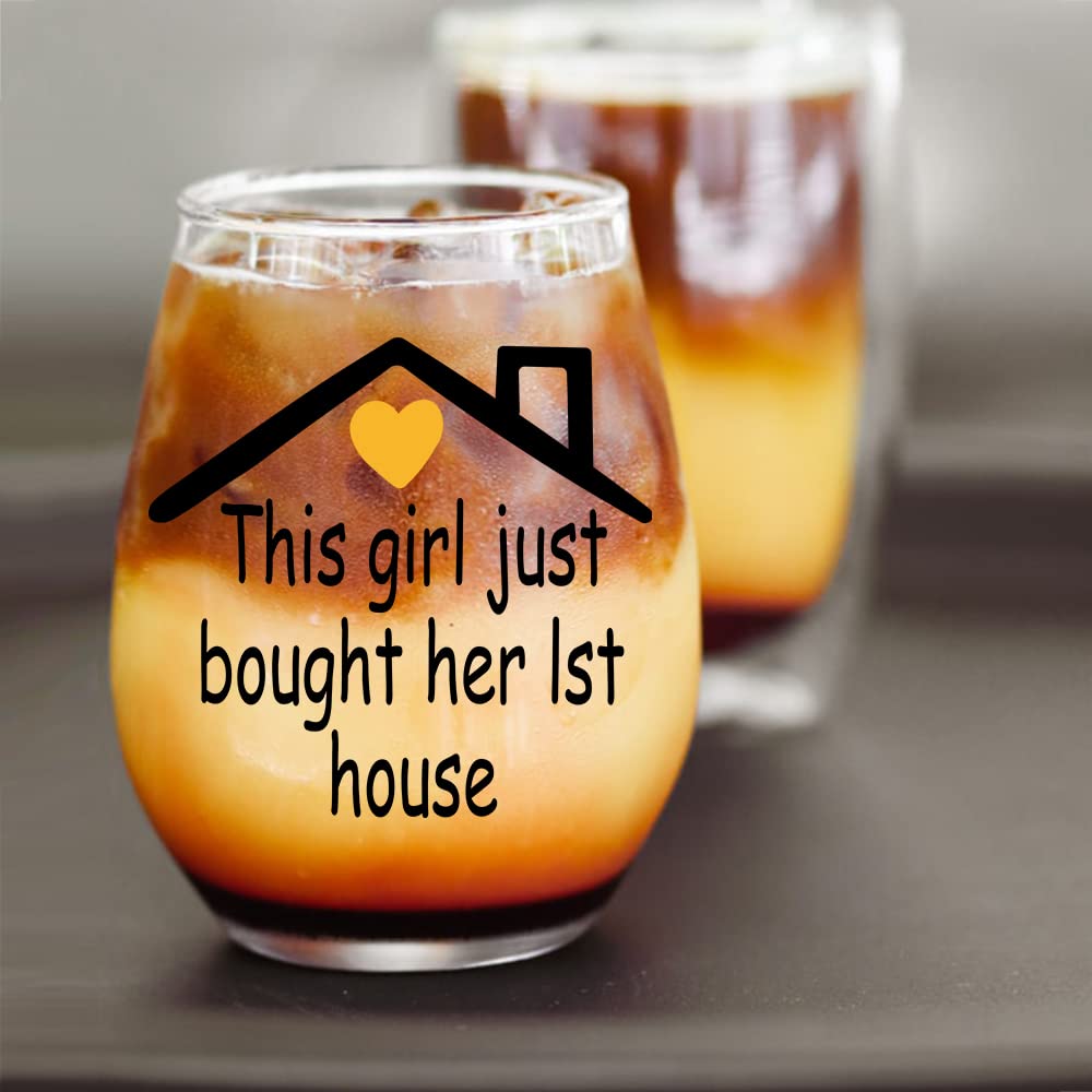 DYJYBMY This Girl Just Bought Her Lst House Wine Glass, New Homeowner Wine Glass, Homeowner Gift, Housewarming Gift, Funny New Home Owner Presents Ideas