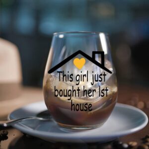 DYJYBMY This Girl Just Bought Her Lst House Wine Glass, New Homeowner Wine Glass, Homeowner Gift, Housewarming Gift, Funny New Home Owner Presents Ideas