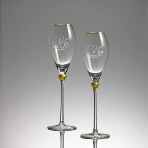 Krezy Case Set of 2 Personalized Wedding Engraved Champagne Flutes- Mr and Mrs Design - For Weddings,Parties and Anniversary