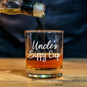 CARVELITA Uncle's Sippy Cup - Uncle Whiskey Glass - 11oz Engraved Old Fashioned Bourbon Rocks Glass For Uncle Birthday Gifts - Best Uncle Gifts - Funny Uncle Gifts - Gifts For Uncle From Nephew, Niece