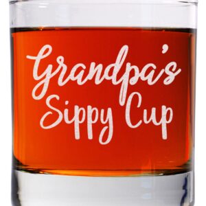 CARVELITA Grandpa's Sippy Cup Whiskey Glass - 11oz Engraved Old Fashioned Bourbon Rocks Glass - Grandpa Gifts - Gifts For Grandpa - Funny New Grandpa Gifts - Papa Gifts - Grandpa Juice Glass