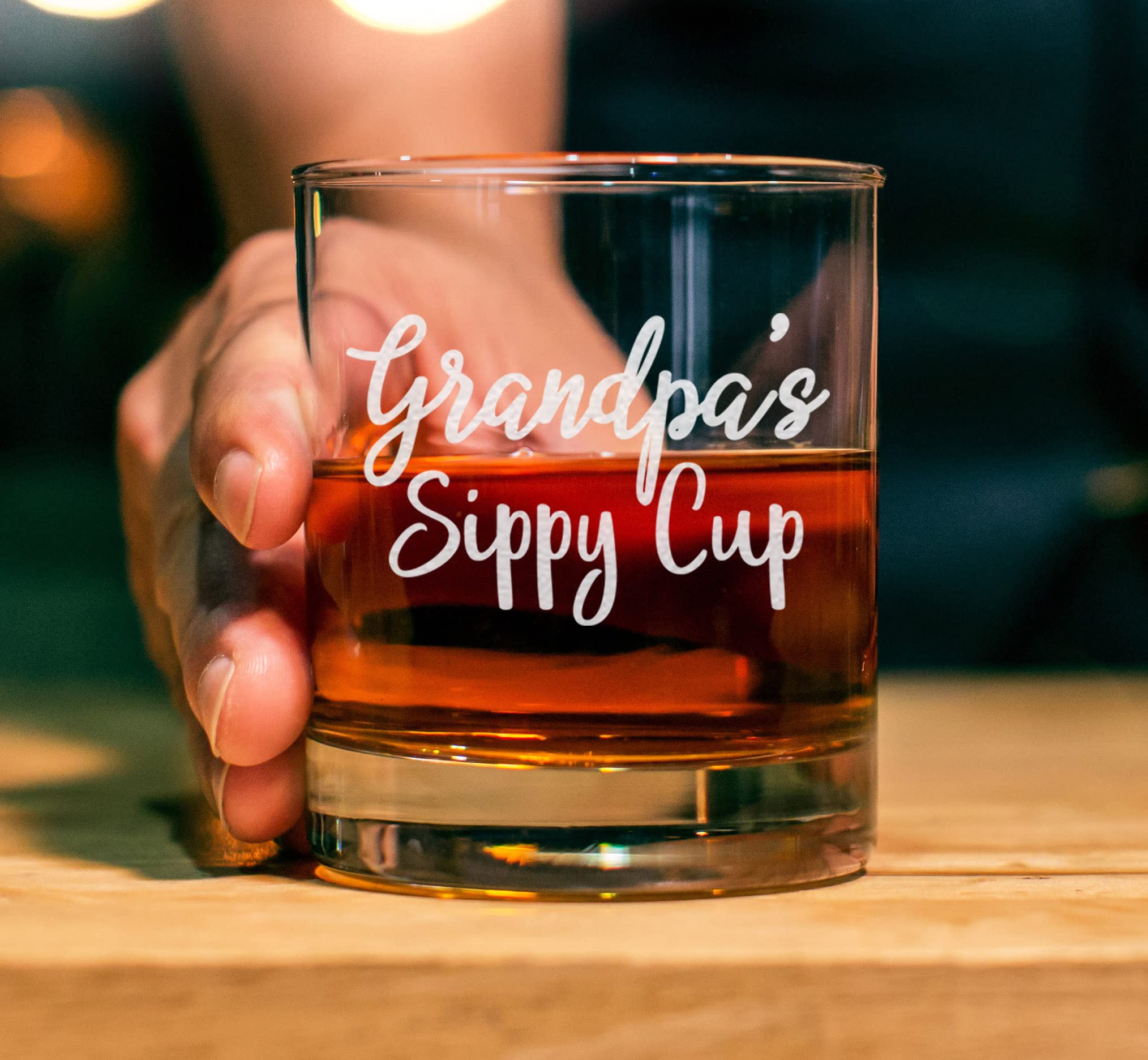 CARVELITA Grandpa's Sippy Cup Whiskey Glass - 11oz Engraved Old Fashioned Bourbon Rocks Glass - Grandpa Gifts - Gifts For Grandpa - Funny New Grandpa Gifts - Papa Gifts - Grandpa Juice Glass