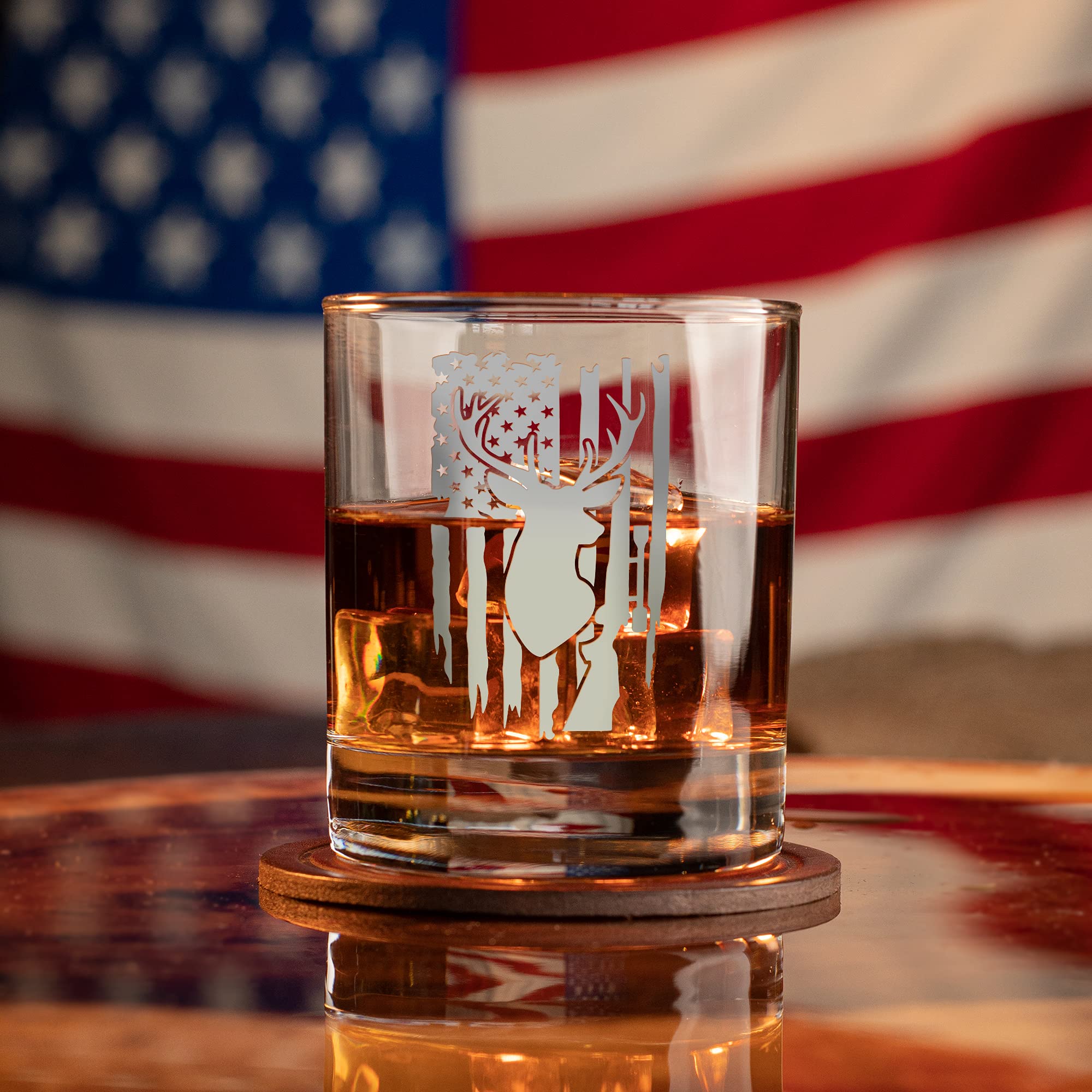 Deer Hunter American Flag - Old Fashioned Whiskey Rocks Bourbon Glass - 10 oz capacity