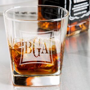 Custom Whiskey Monogram Wreathe Bourbon Rock Glasses Engraved Scotch Glass for Dad Birthday Fathers Day Gift Groomsmen Husband Wedding Gifts for Her