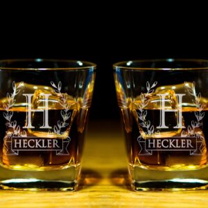 Custom Whiskey Monogram Wreathe Bourbon Rock Glasses Engraved Scotch Glass for Dad Birthday Fathers Day Gift Groomsmen Husband Wedding Gifts for Her