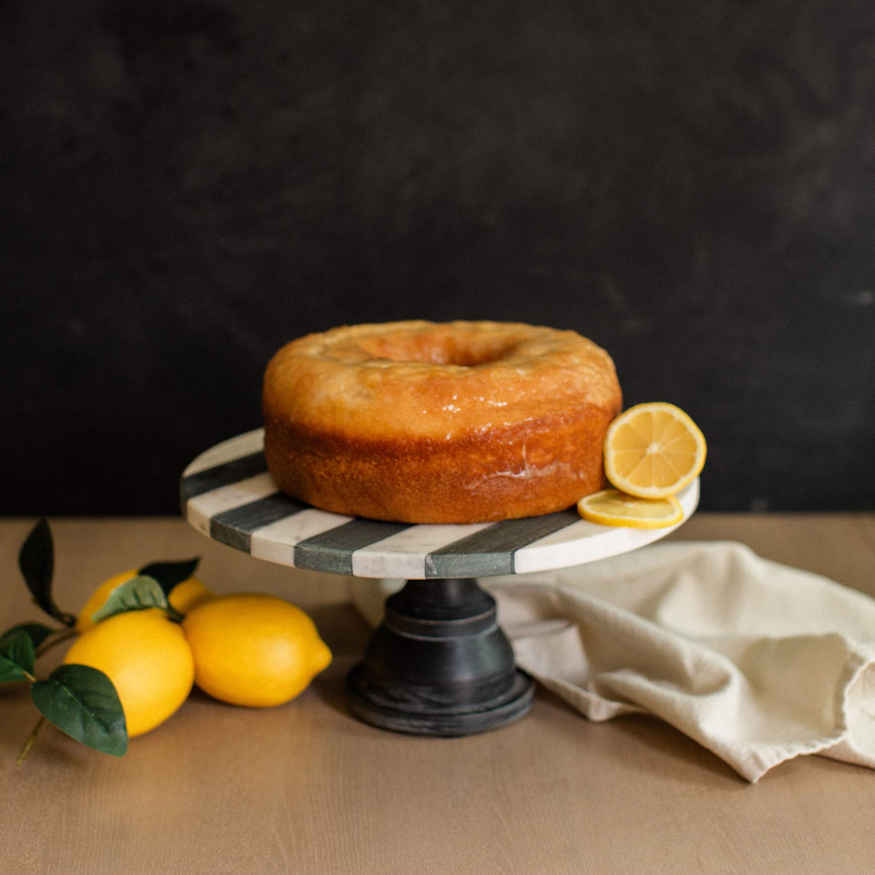 Black and White Marble Cake Pedestal