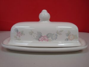 pfaltzgraff wyndham-covered butter dish-very nice