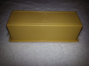 tupperware gold stick butter dish (1/4 lb. stick)