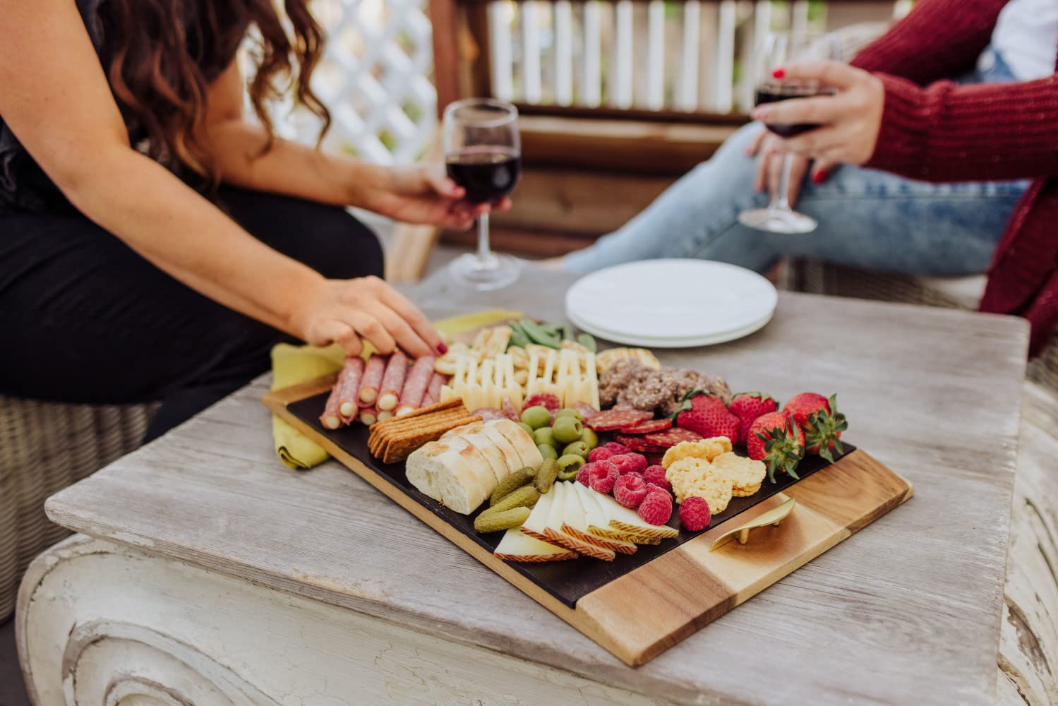 PICNIC TIME Disney Winnie The Pooh Covina Acacia and Slate Serving Tray, Charcuterie Board Set, Cheese Board, (Acacia Wood & Slate Black with Gold Accents)