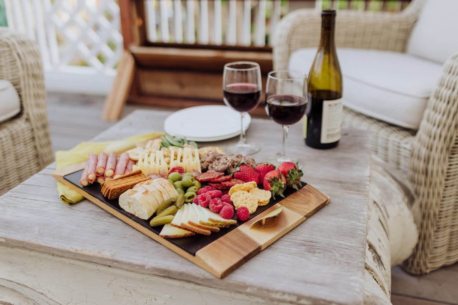 PICNIC TIME Disney Winnie The Pooh Covina Acacia and Slate Serving Tray, Charcuterie Board Set, Cheese Board, (Acacia Wood & Slate Black with Gold Accents)