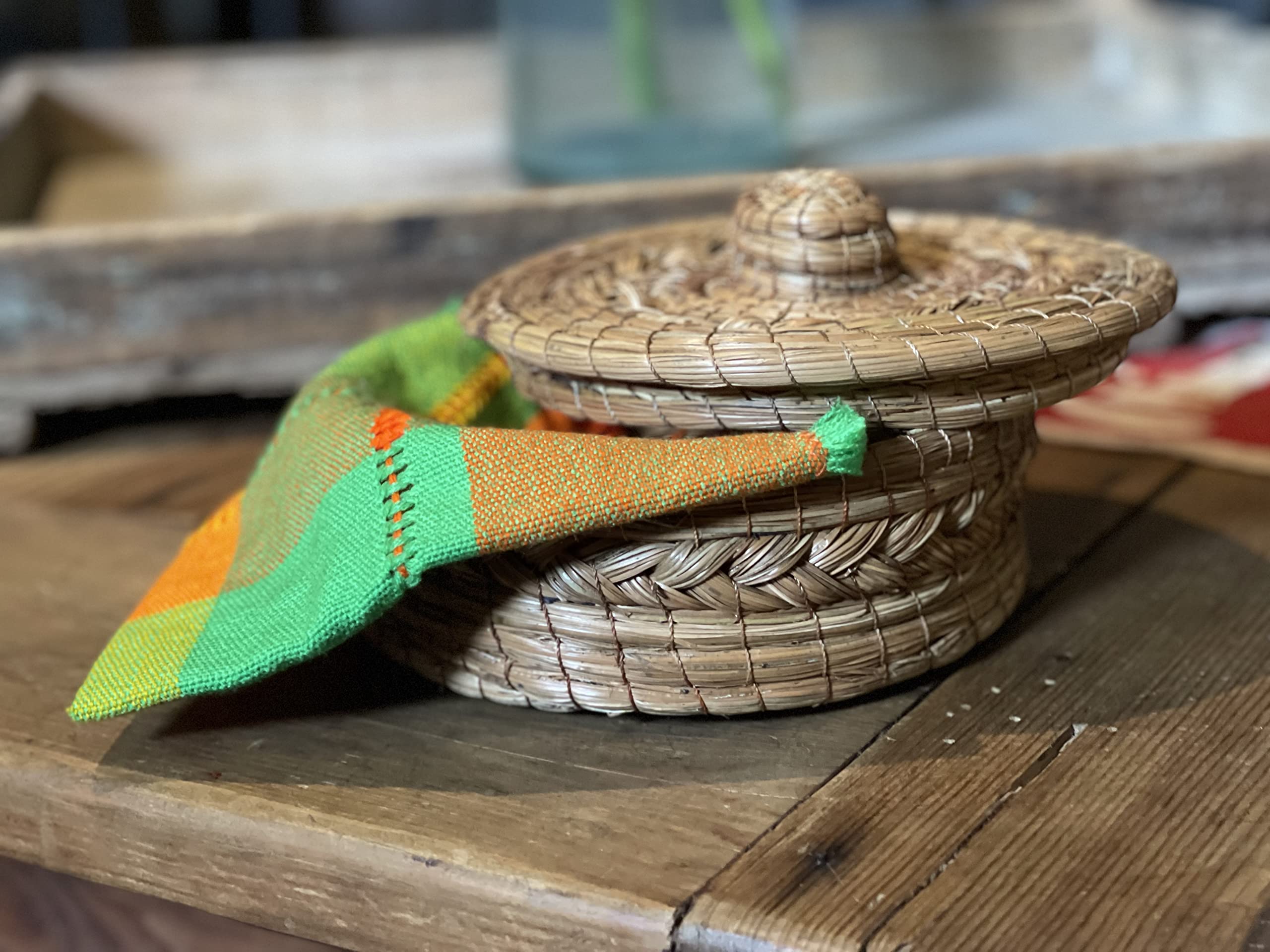 MEXTEQUIL - Authentic Mexican Tortilla Warmer Basket - Pine Needle Handwoven with Handloomed Cloth (Natural 7" w cloth)