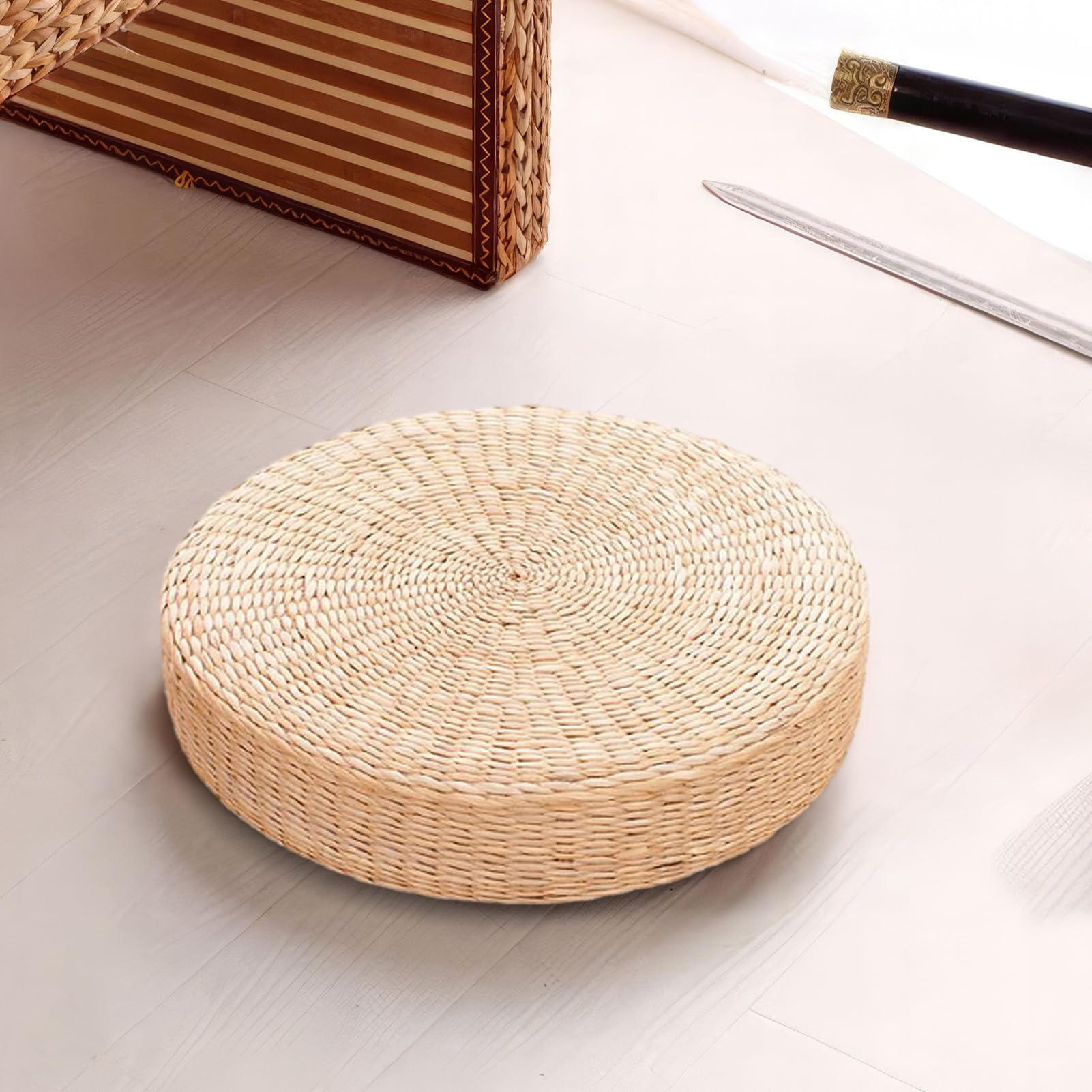 11.8In/30CM Hand-Woven Natural Cattail Mat Cushion Pouf, Japanese Style Round Straw Seat Pad, Handmade Floor Pouf for Party Living Room Bay Window 1 Count (Kids)