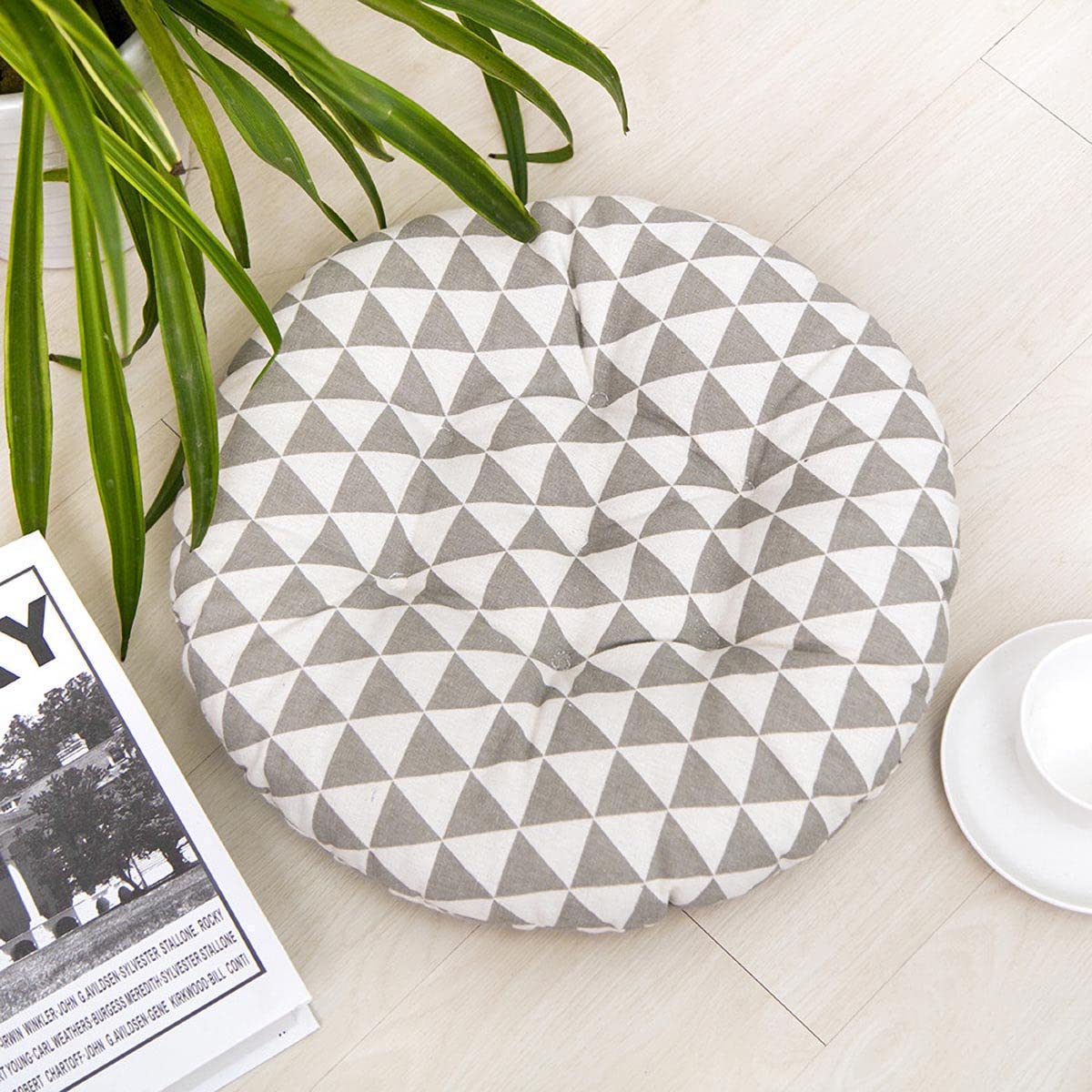 YUNZLAN Printed Patterns Chair Cushions 18" Round Chair Pads Cotton Linen Nordic Seat Cushions Comfort for Kitchen Chair Office Chair Indoor Outdoor (Grey Triangle)