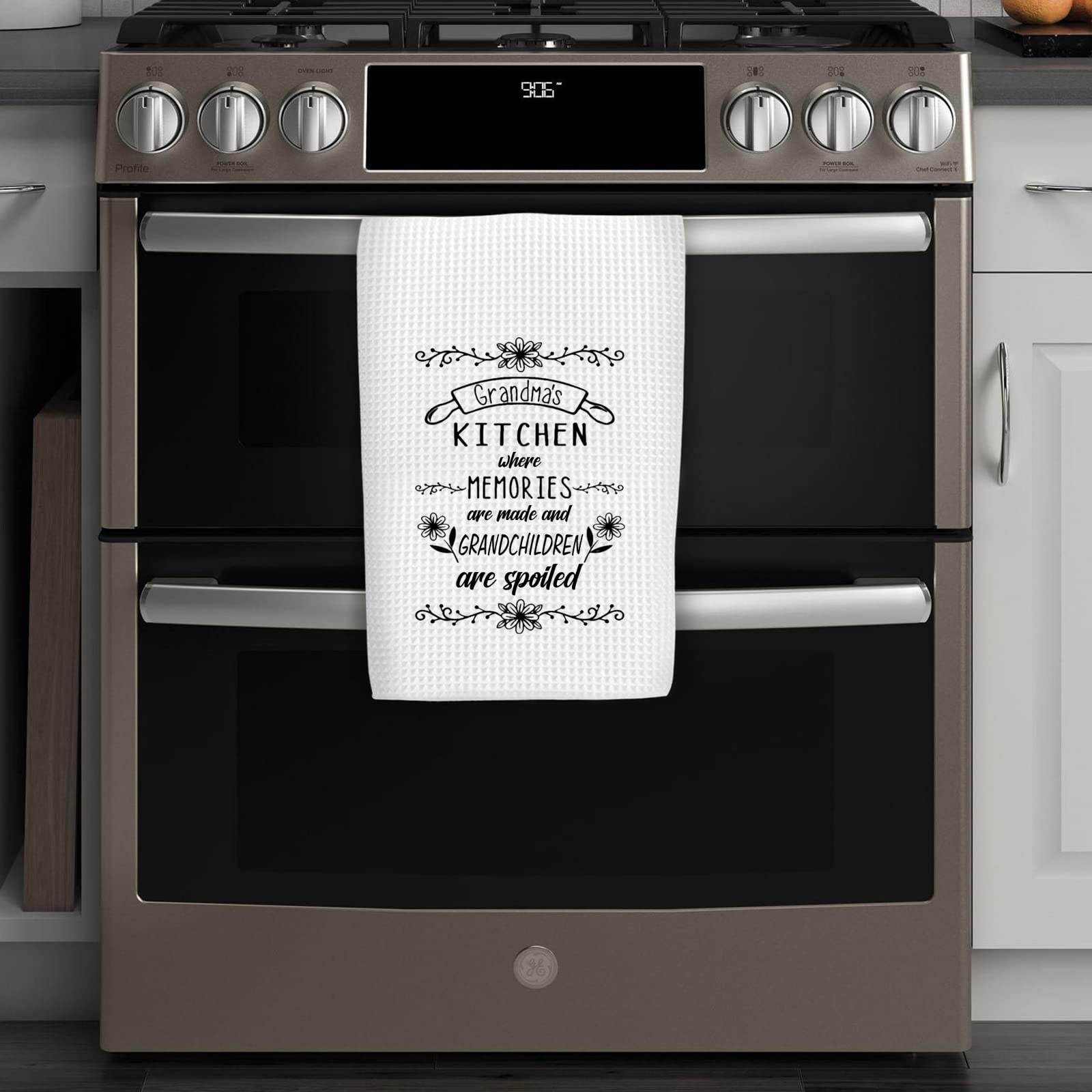 WCGXKO Grandma Gift Grandma's Kitchen Where Memories are Made and Grandchildren are Spoiled Kitchen Towel Dish Towel (Grandma's Kitchen Where)