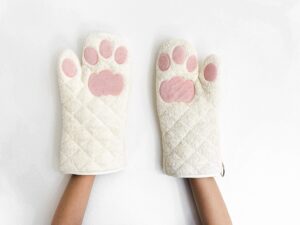 cricket & junebug oven mitts cat paws - white and pink