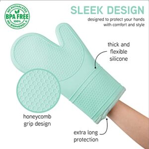 COOK WITH COLOR Silicone Oven Mitts- Heat Resistant Gloves with Soft Quilted Lining Set of 2 Oven Mitt Pot Holders for Cooking and BBQ (Mint)