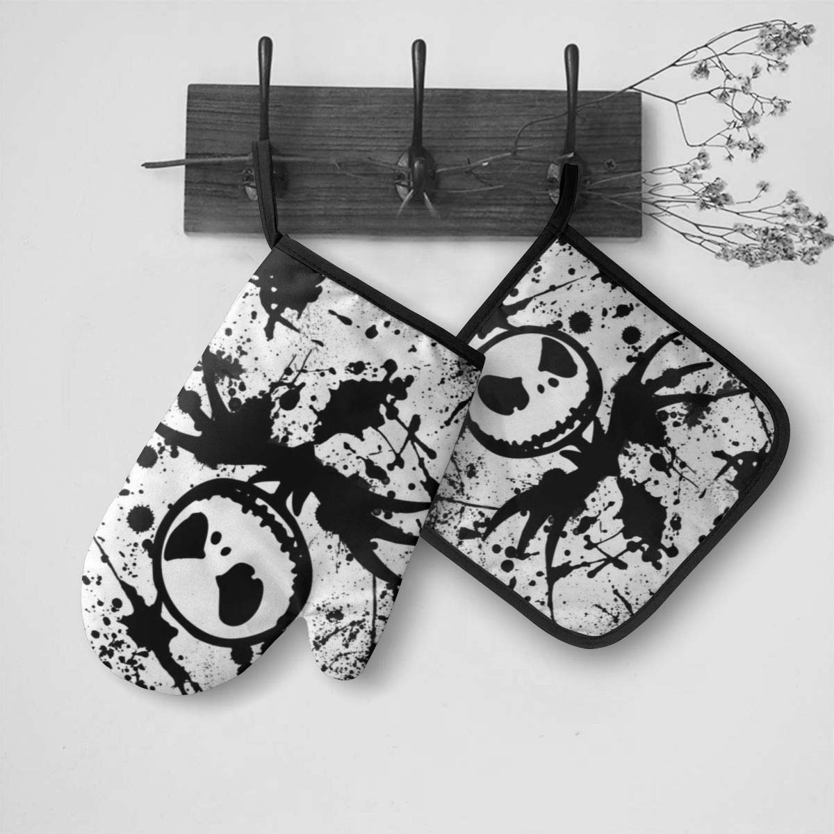 The Nightmare Before Christmas Kitchen Oven Mitt and Potholder Kitchen Gift Set