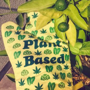 Plant Based Oven Mitt Funny 420 Weed Marijuana Pot Chef Kitchen Glove Funny Graphic Kitchenwear 420 Funny Food Novelty Cookware Yellow Oven Mitt