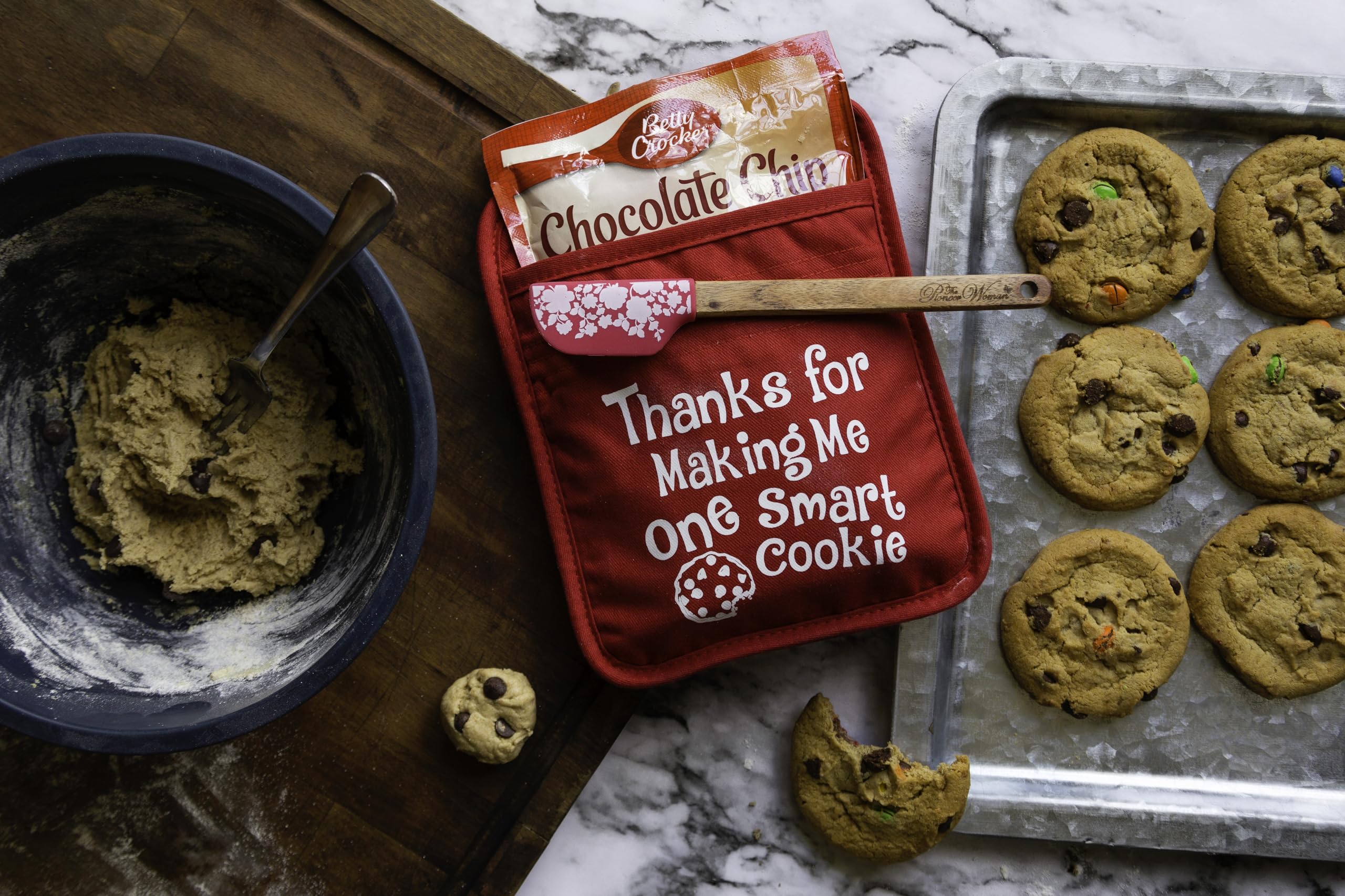 Teacher Appreciation Gift for Women - Thank You Present Potholder - One Smart Cookie Oven Mitt - Set of 2 (One Smart Cookie w/Keychain)