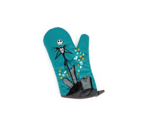 the nightmare before christmas jack and sally oven mitt glove